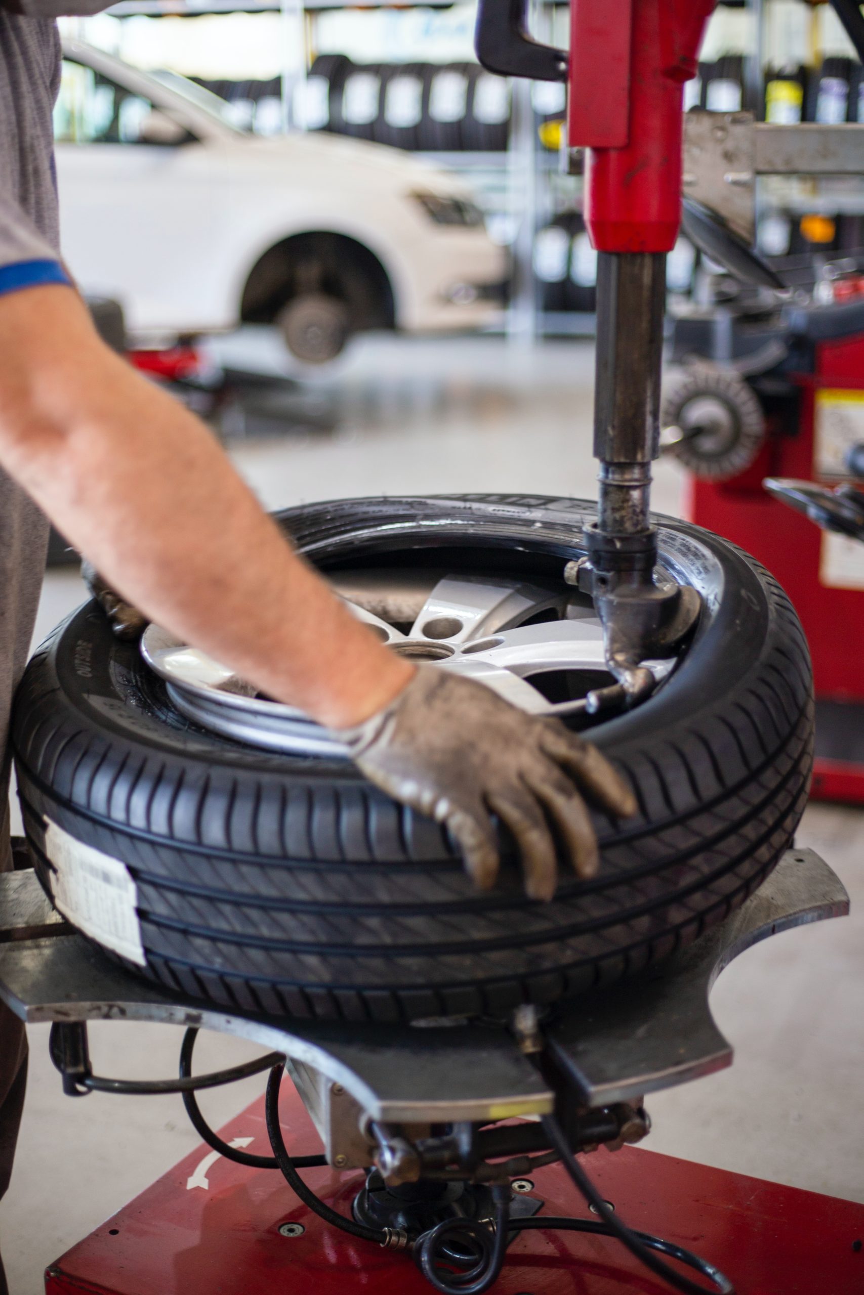 What do Red and Yellow Dots on Tyres Mean? - Concept GE